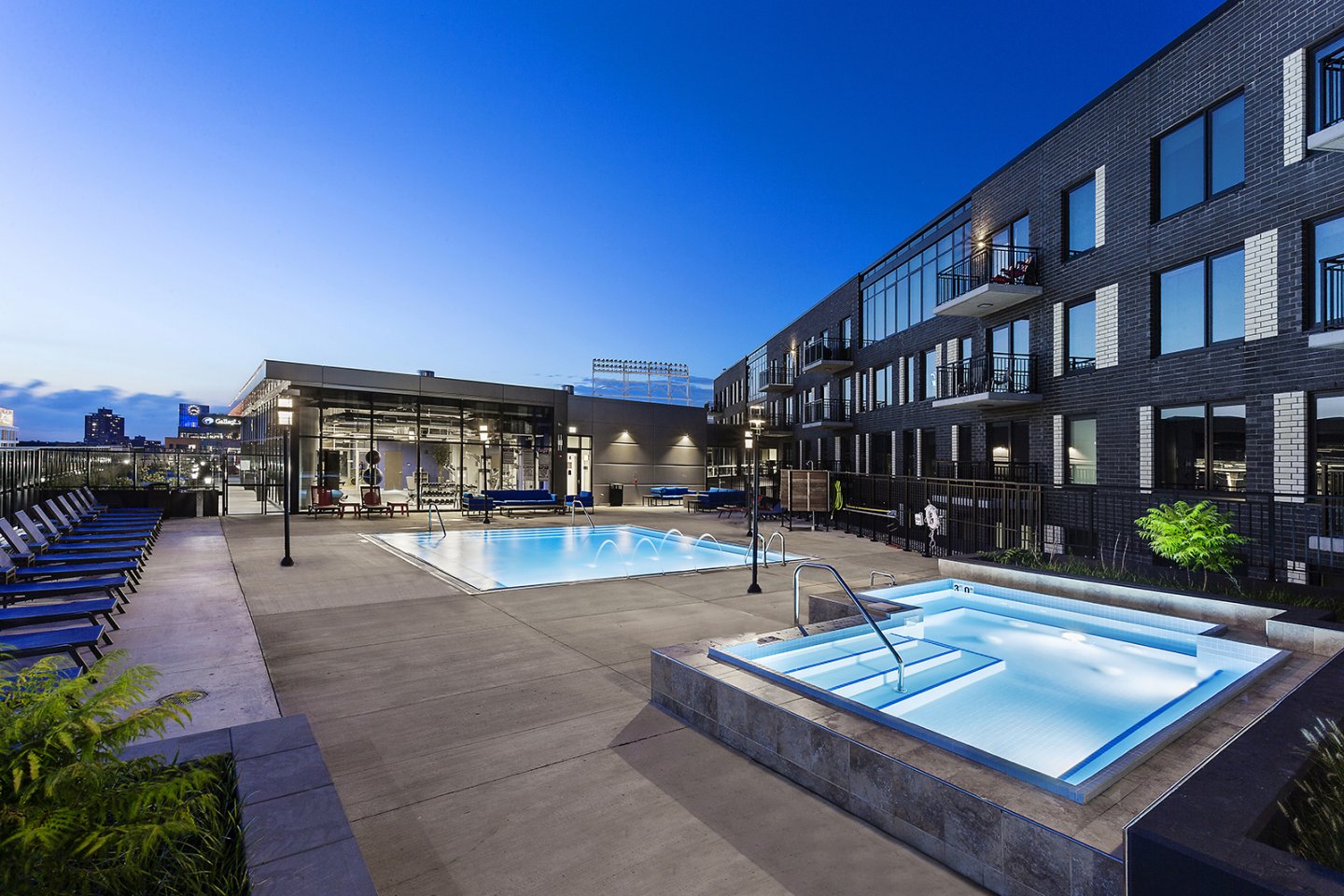 The Residences At Addison & Clark Apartments For Rent - Chicago | Domu