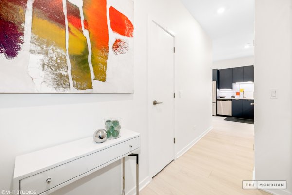 The Mondrian Apartments For Rent - Chicago | Domu